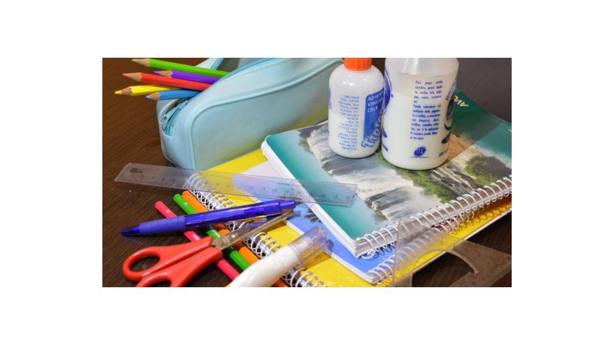 Realizan una colecta solidaria de útiles escolares