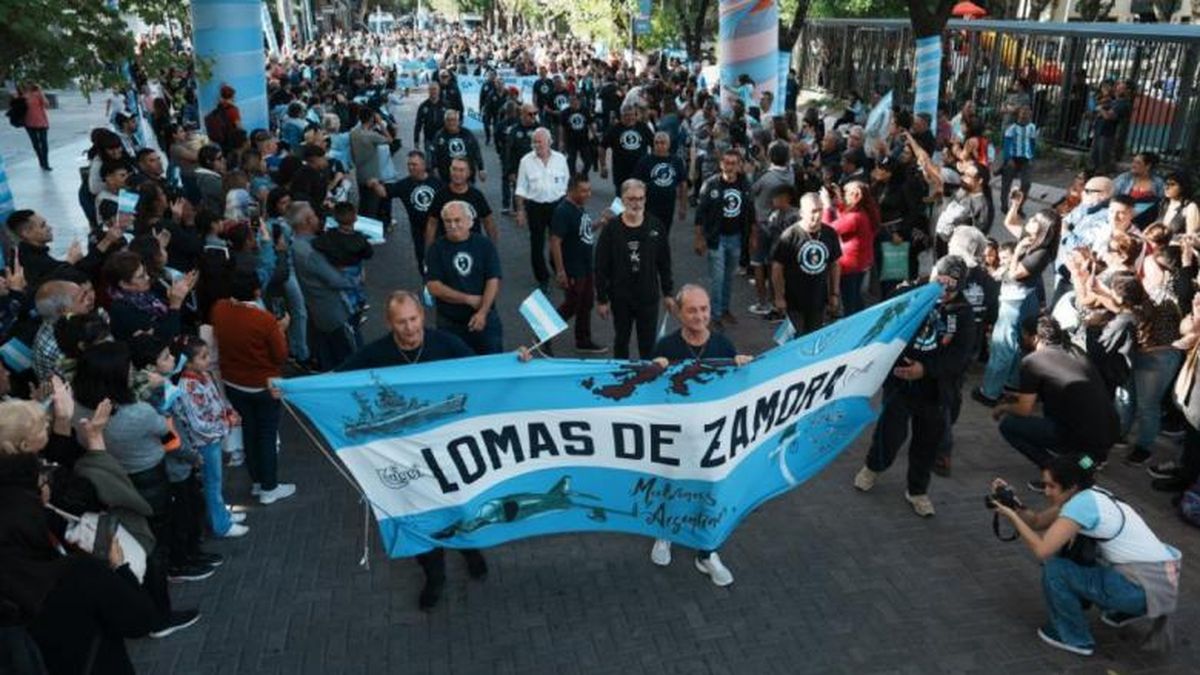 Lomas por Malvinas: desfile y actividades culturales en la Plaza ...