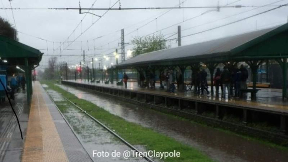 Tren Roca: Ramal Bosques limitado por la tormenta
