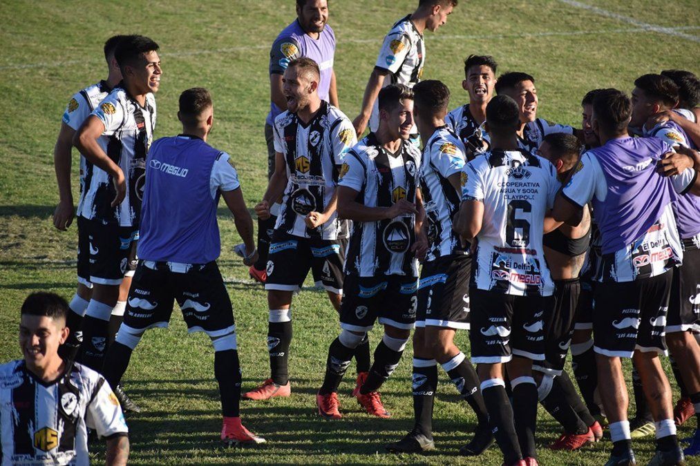 Histórico ascenso de Claypole a la C: Llegó el merecido premio