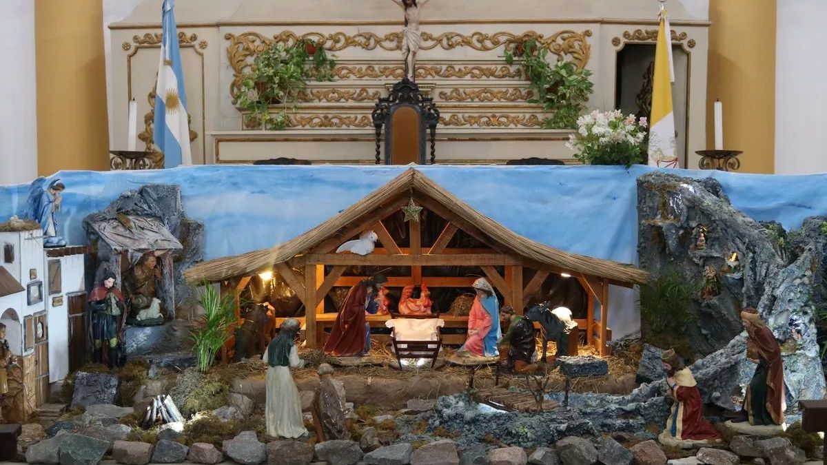 Así quedó el imponente pesebre de la Parroquia de San Vicente: hoy hay ...
