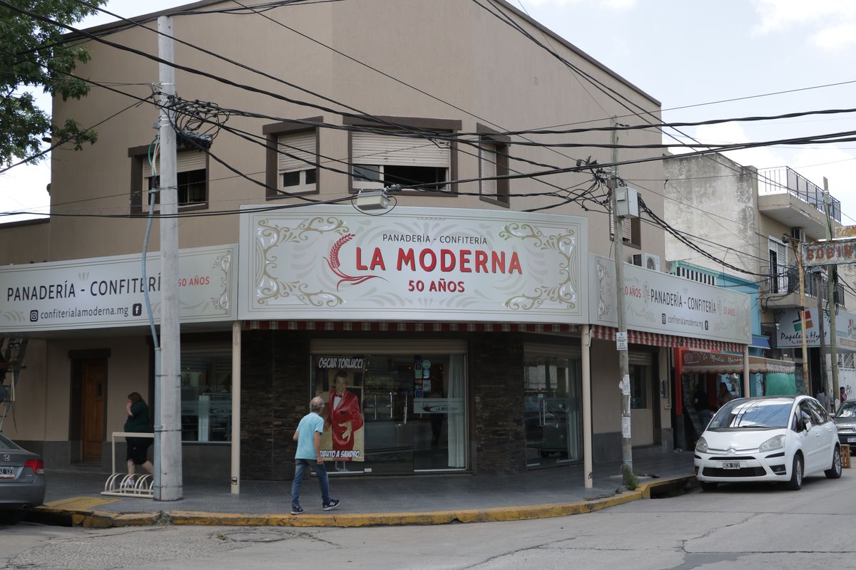 Panadería La Moderna de Monte Grande celebra 50 años: Vamos a cortar Alem