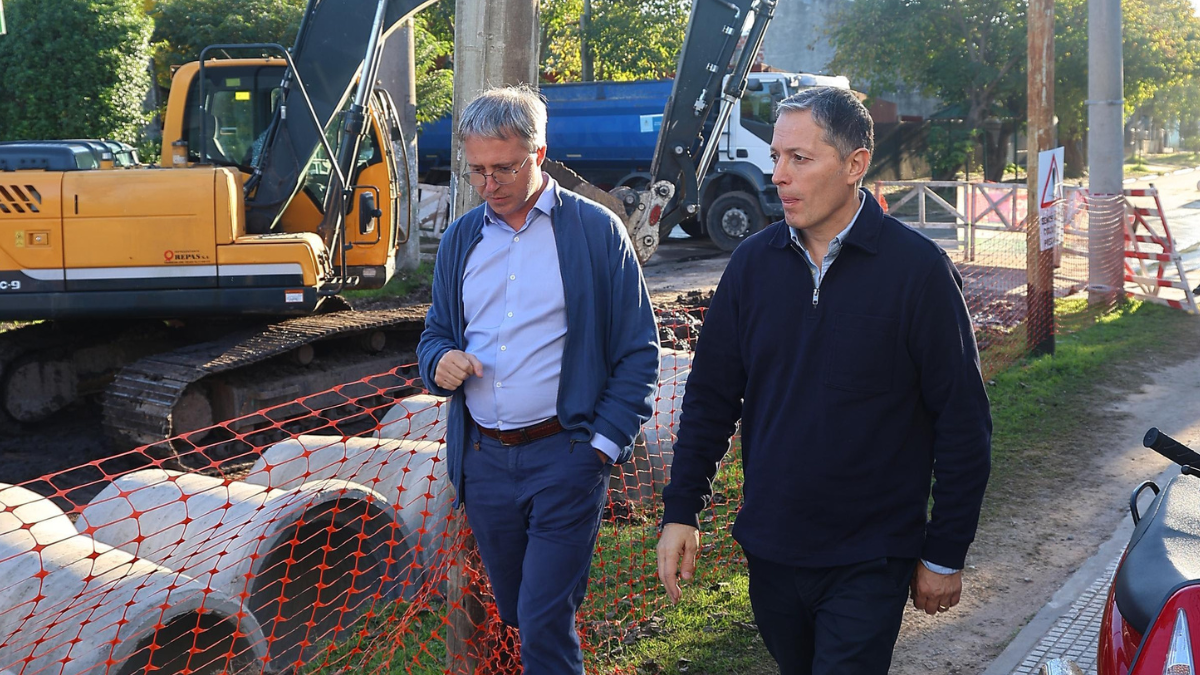 Fernando Gray recorrió la obra de pavimentación en hormigón de alta ...