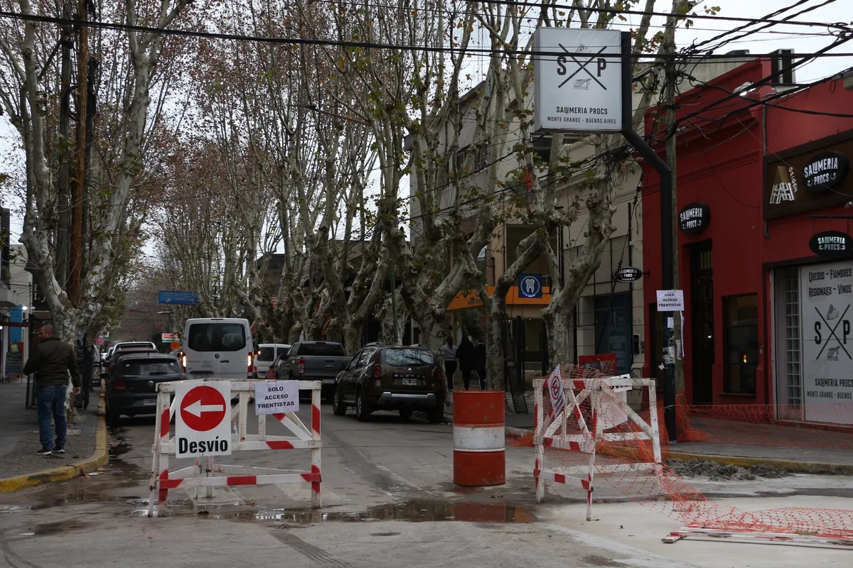 El Municipio realiza obras de bacheo en Luis Guillón
