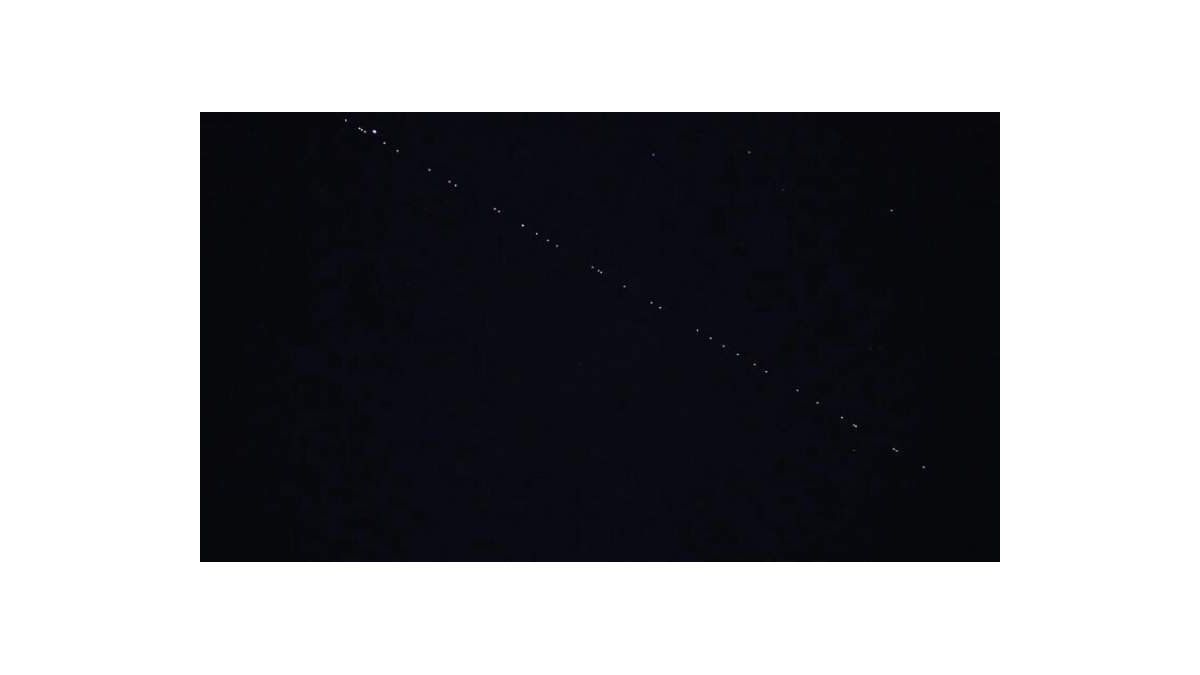 ¿Qué era la línea de estrellas que se vio en el cielo?