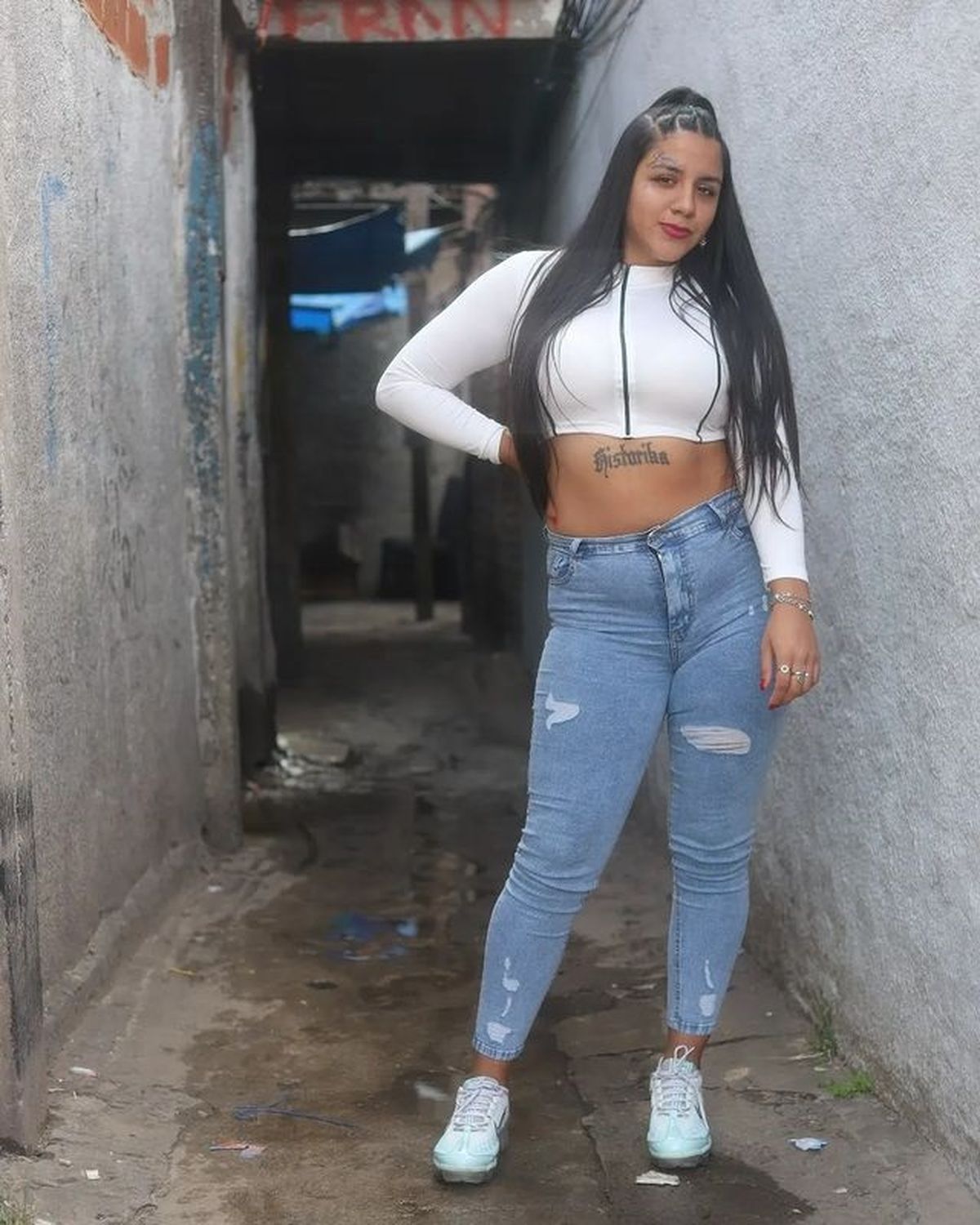 La historia de La Negra Azul, la cantante de cumbia RKT de Lomas que es ...