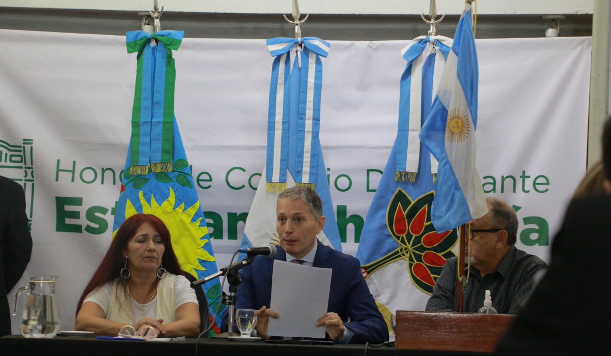 Fernando Gray abrió las sesiones ordinarias del Concejo Deliberante de ... Fernando Gray abrió las sesiones ordinarias del Concejo Deliberante de ...
