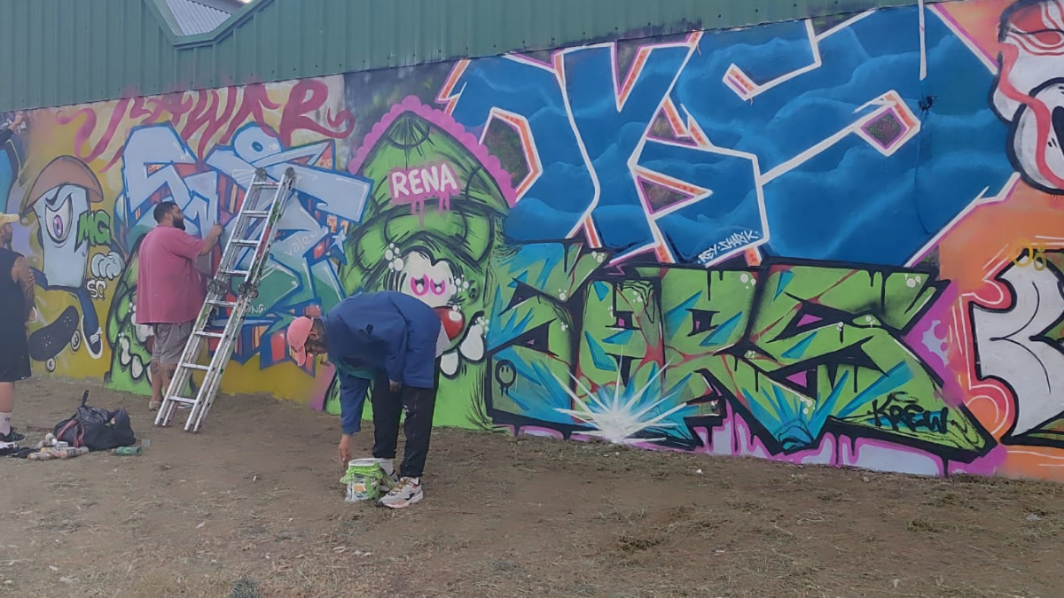 Monte Grande: artistas del graffiti pintaron un mural que representa a ...