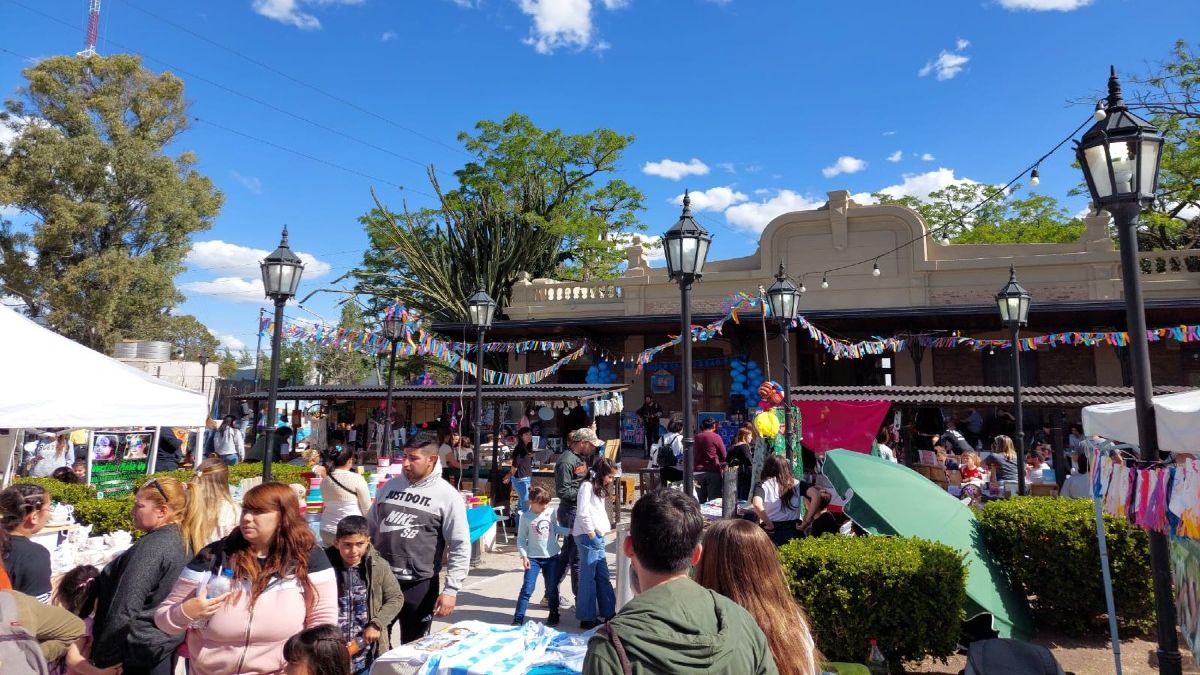 Canning: cientos de personas en La Vieja Estación para una especial ...