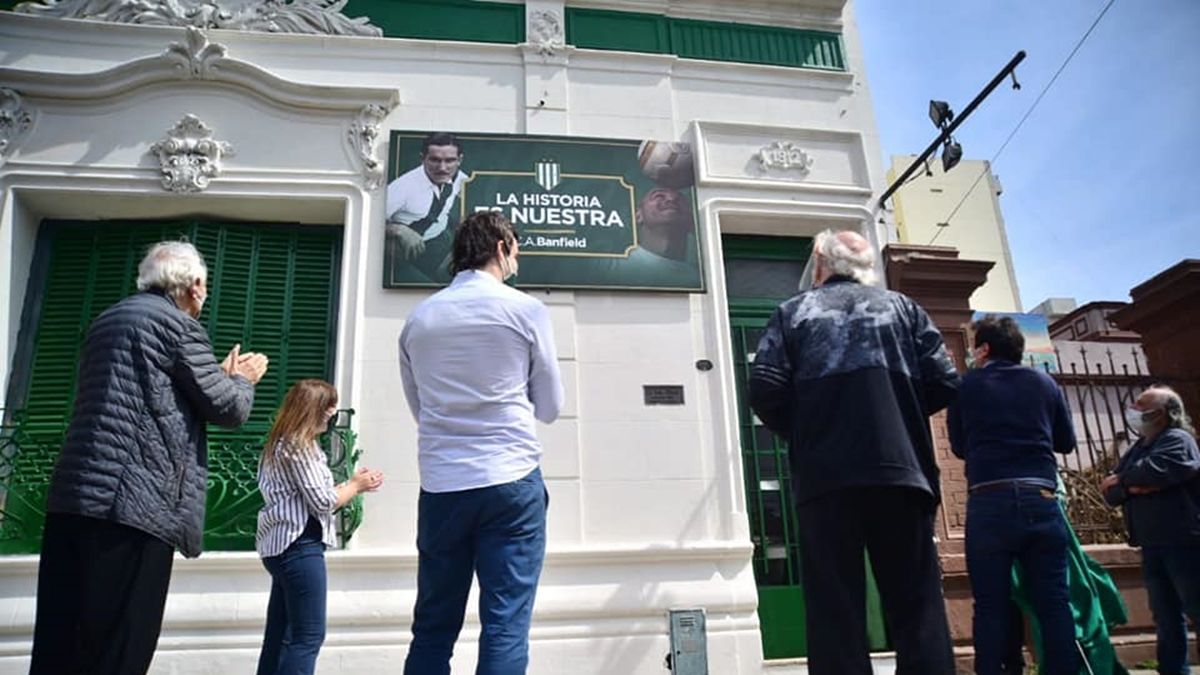 Banfield tomó posesión de un edificio histórico en el centro de la ciudad