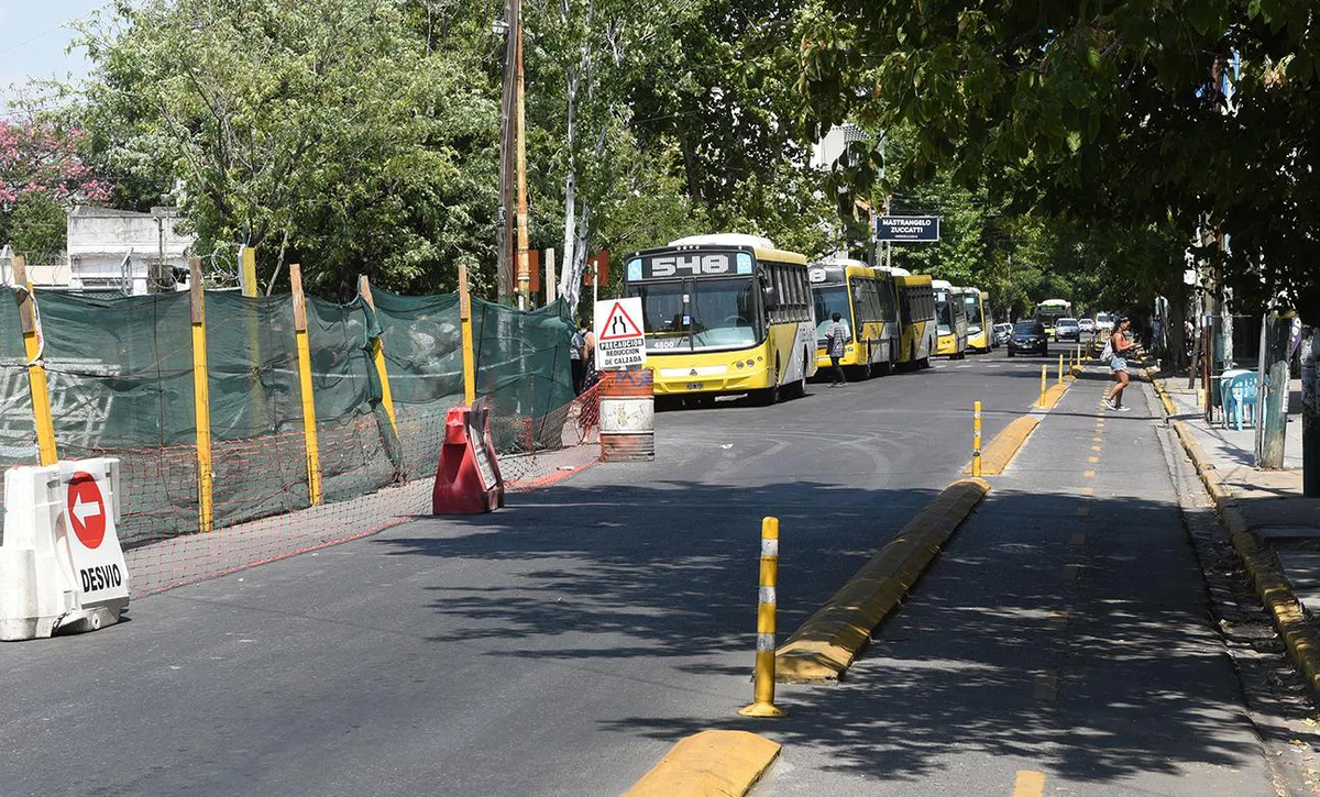 Modifican paradas de colectivos por obras en la estación de Banfield