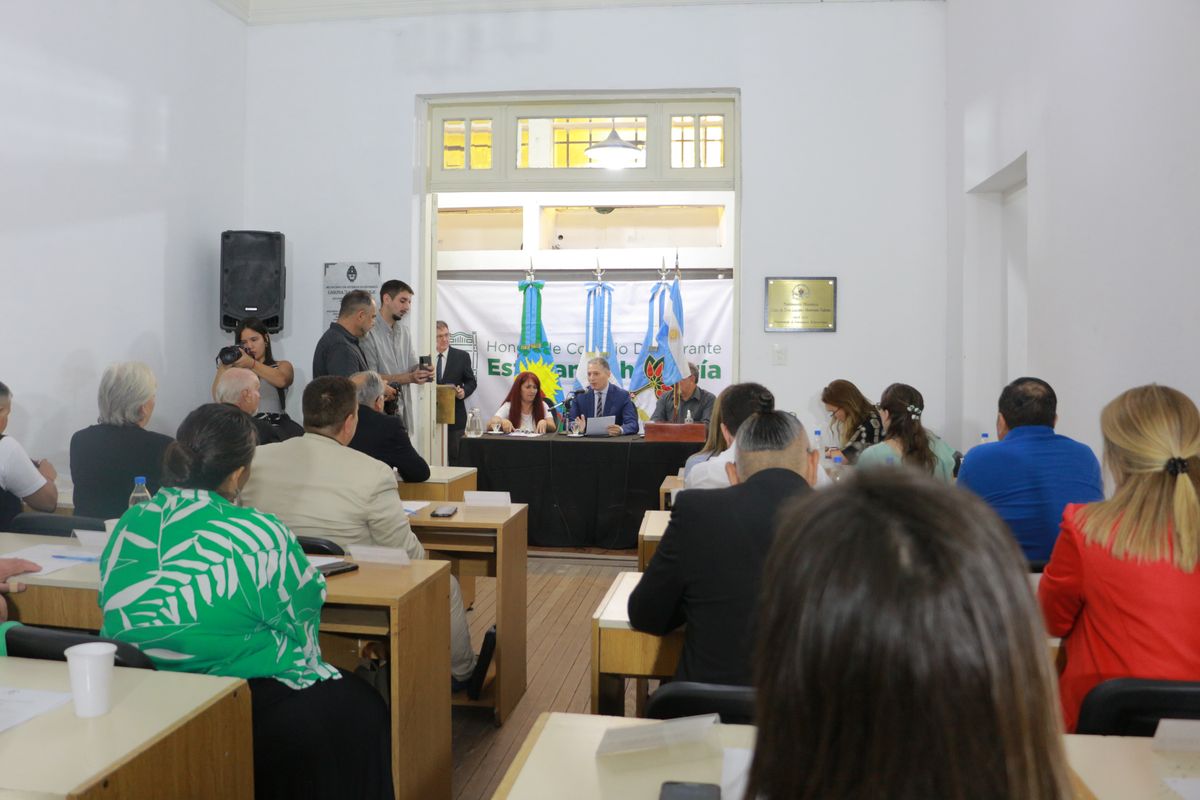 Fernando Gray abrió las sesiones ordinarias del Concejo Deliberante de ... Fernando Gray abrió las sesiones ordinarias del Concejo Deliberante de ...