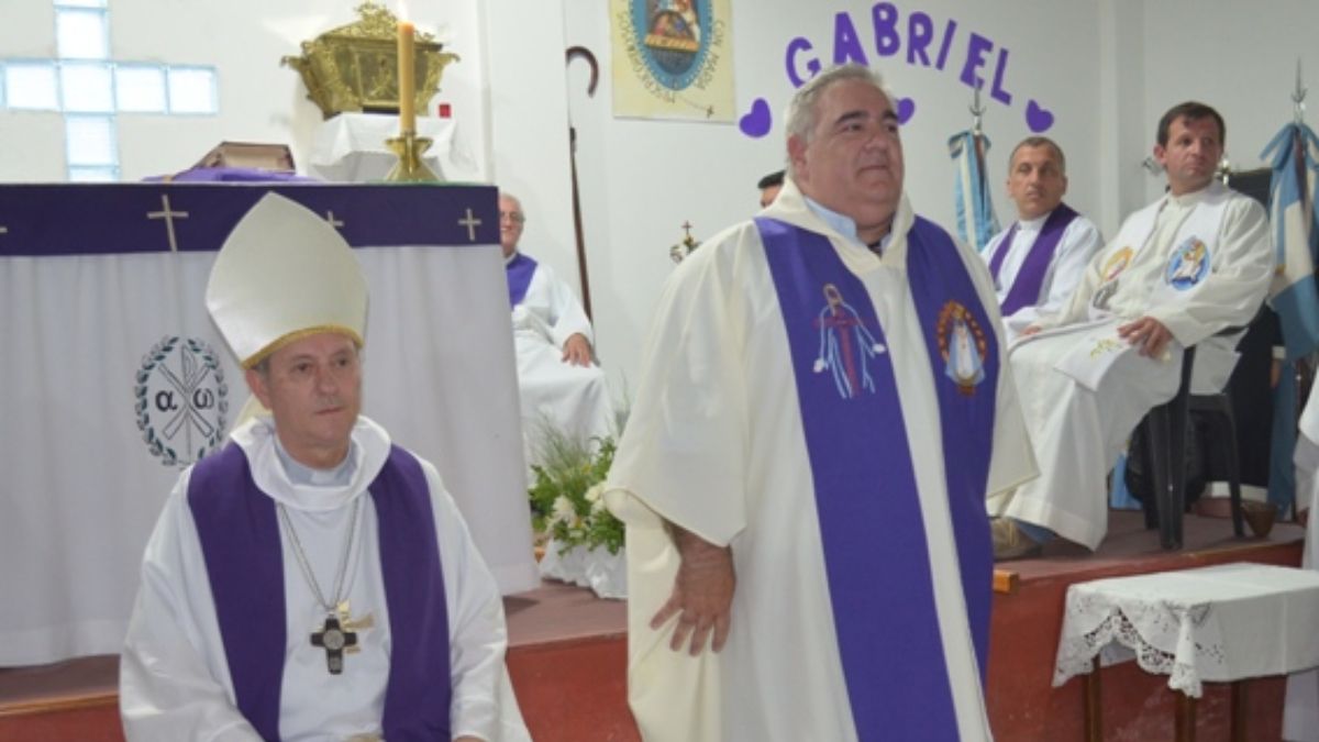 El cura de Ezeiza admitió que se vacunó irregularmente: qué dijo