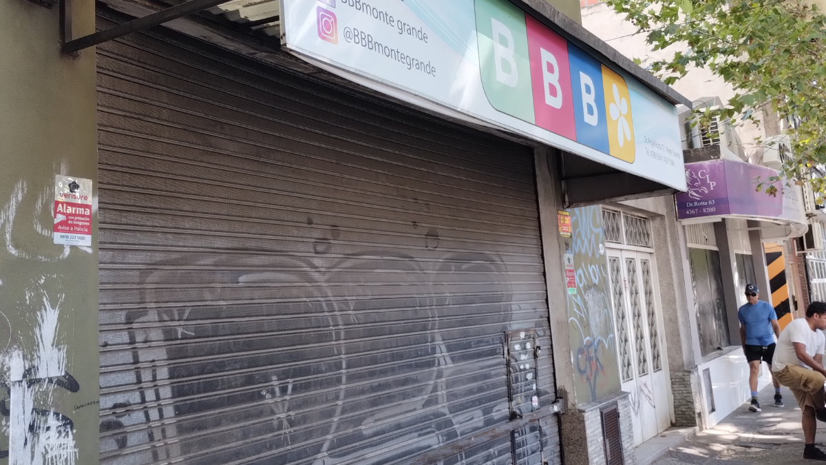 Cerró BBB Monte Grande, un local de ropa que llevaba más de 33 años en ...