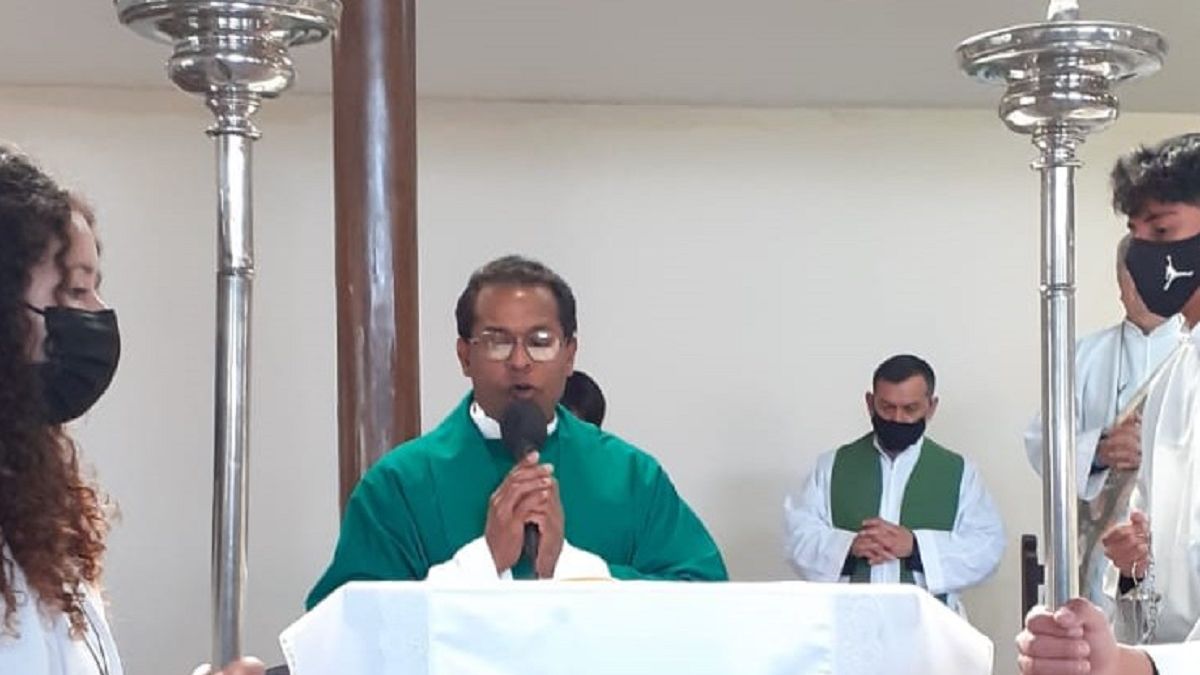 La historia del padre Joy Varghese de El Jagüel: llegó desde la India ...