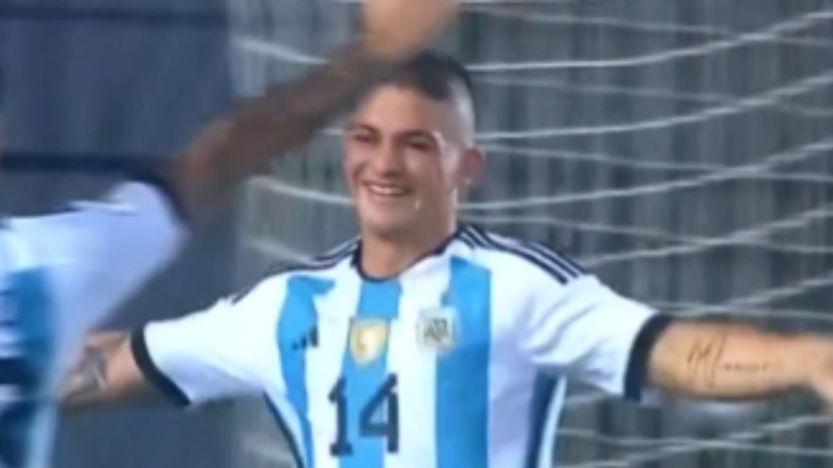 Gol de Aaron Quirós, el joven de Monte Grande, en la Selección ...