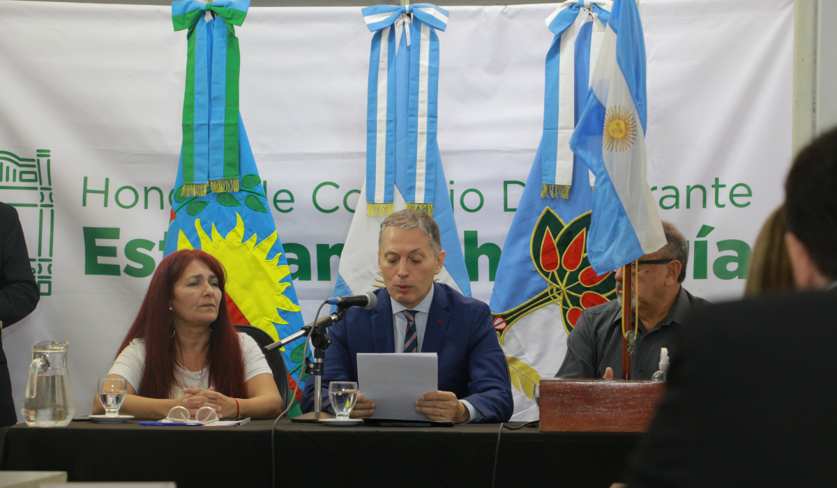 Fernando Gray abrió las sesiones ordinarias del Concejo Deliberante de ... Fernando Gray abrió las sesiones ordinarias del Concejo Deliberante de ...