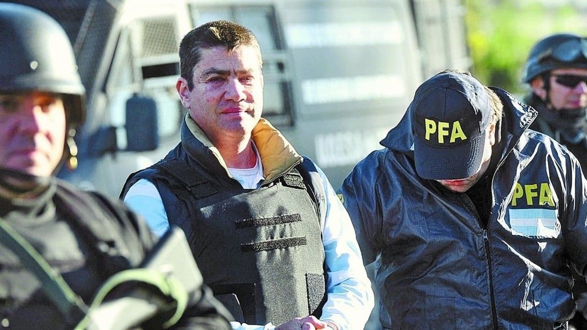 Un capo narco colombiano se atrincheró en el Aeropuerto de Ezeiza y ...