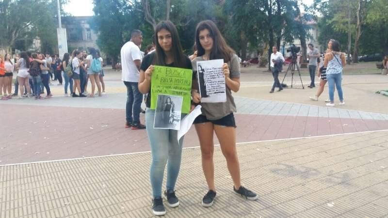 Compañeros de Brisa Martínez marchan por su aparición.