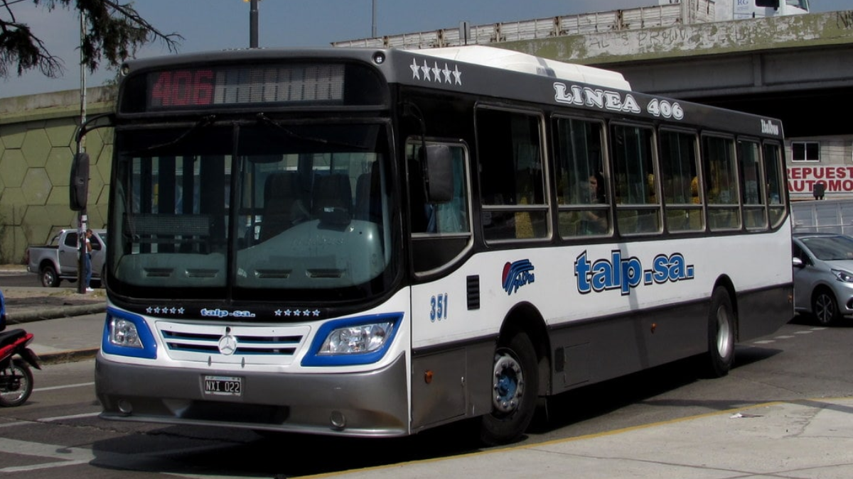 Suspendieron el nuevo ramal de la línea 406 que iba a unir Banfield con ...