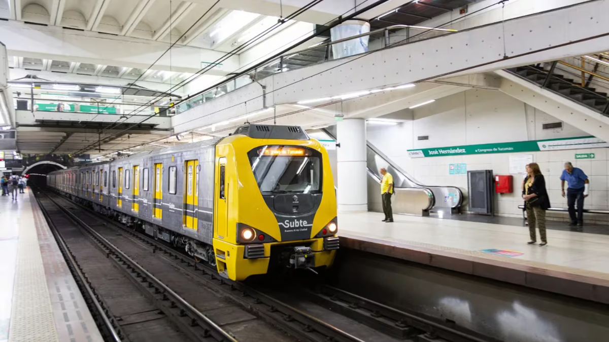 Subtes: vuelve a funcionar la Línea D